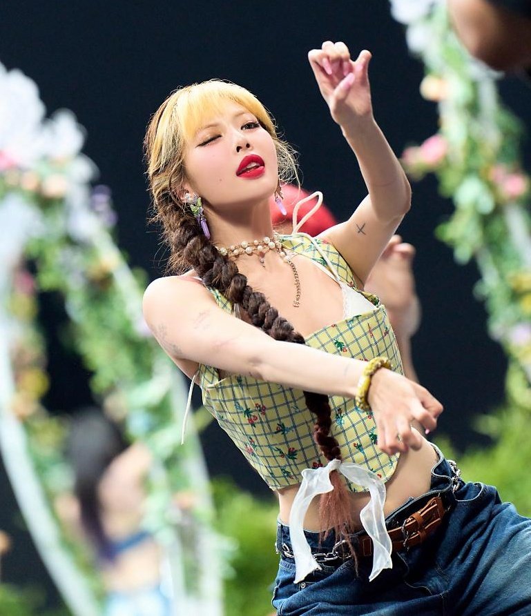 A Talk Hyuna Album Art