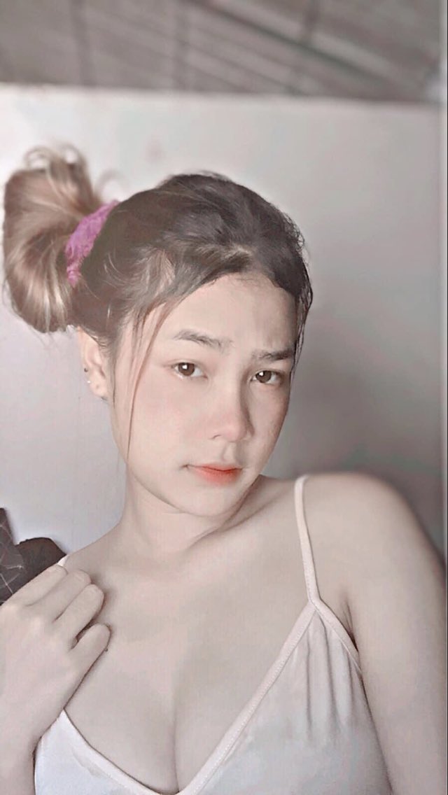 Srey ka1 on Twitter: "ពេលខ្លះអូនចង់ដែ🥹 កំពុងចាមយើងនិង😝 https://t.co/4zcoMZz98w" / Twitter