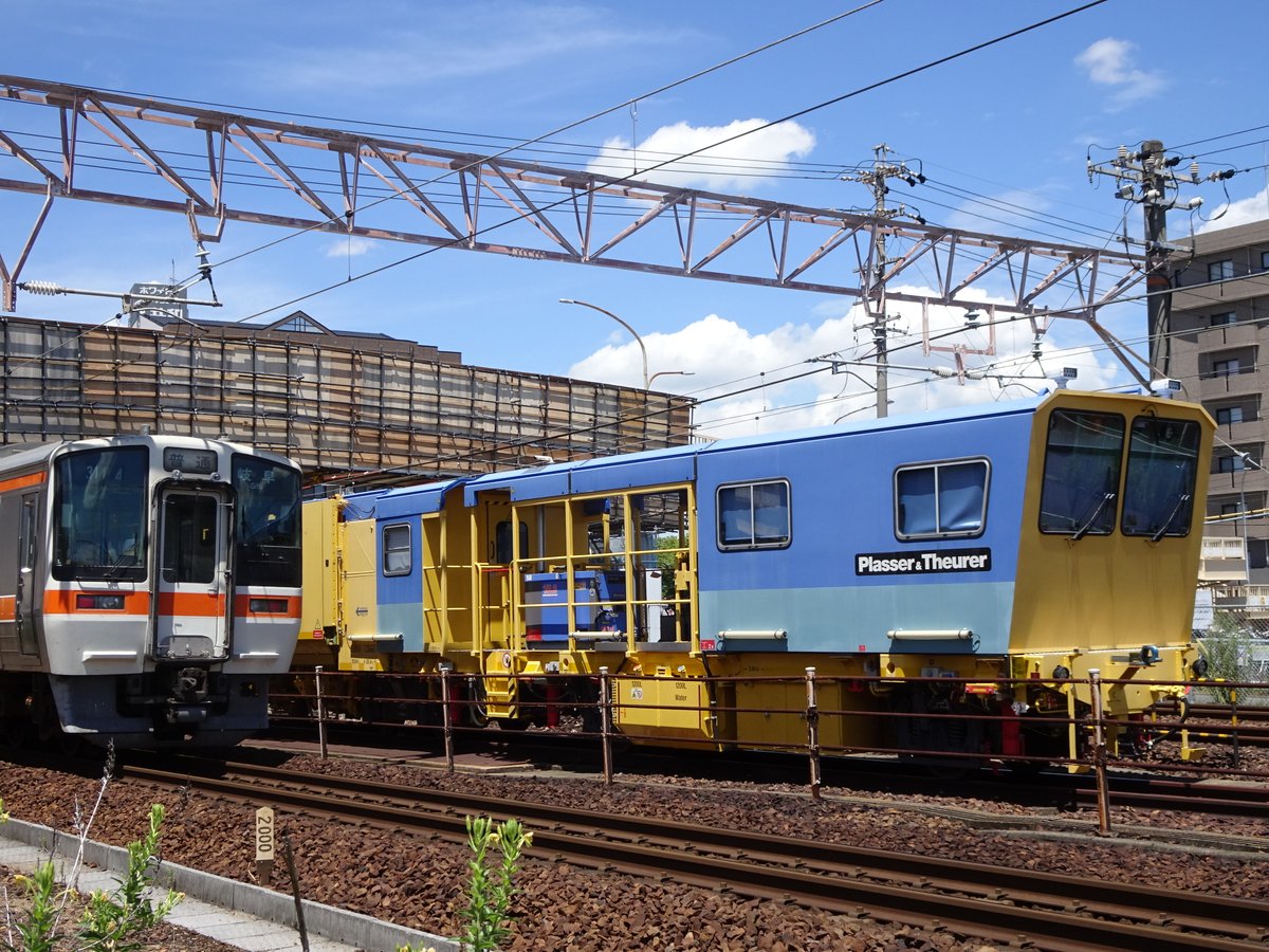 Ruby & Emmeline on Twitter: "東海道線 共和駅 オーストリア製マルチプルタイタンパー Plasser & Theurer 08-475 #大府市"