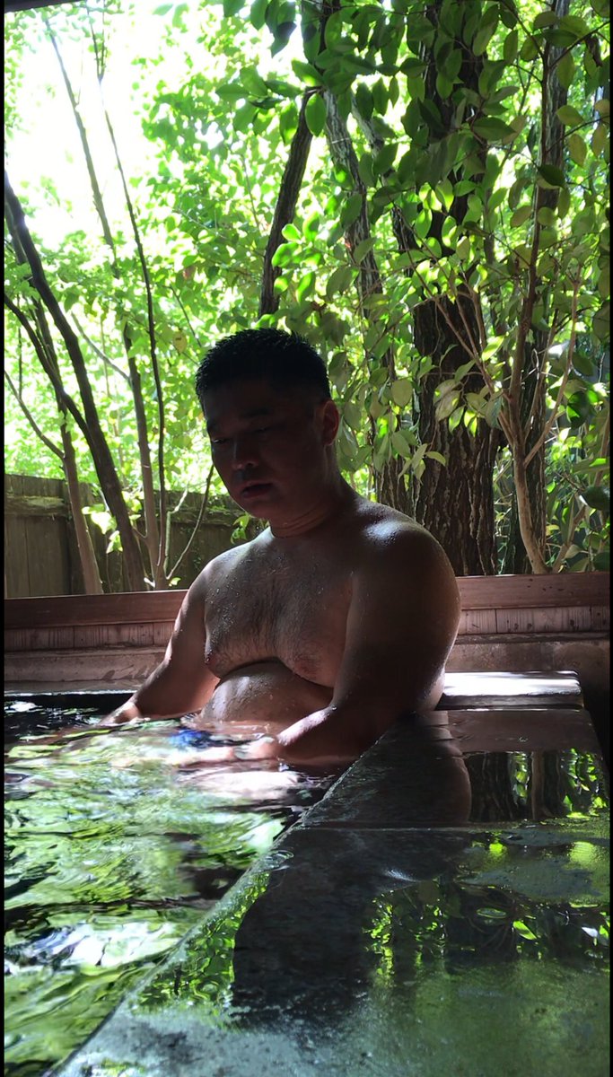 monsuke.navy-socks on Twitter: "四年前の動画の切り取りです。 過去画ですみません。 （別アングルだと思います。） いつも悩んでるのにこんな事しか出来ません。😰😰😰"