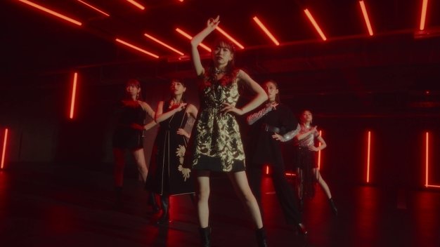 i☆Ris on Twitter: "🎬Queens Bluff フルMV解禁 8/3発売 22ndSINGLE「Queens Bluff」 フルバージョンMV、いよいよ解禁 i☆Ris"最も ...