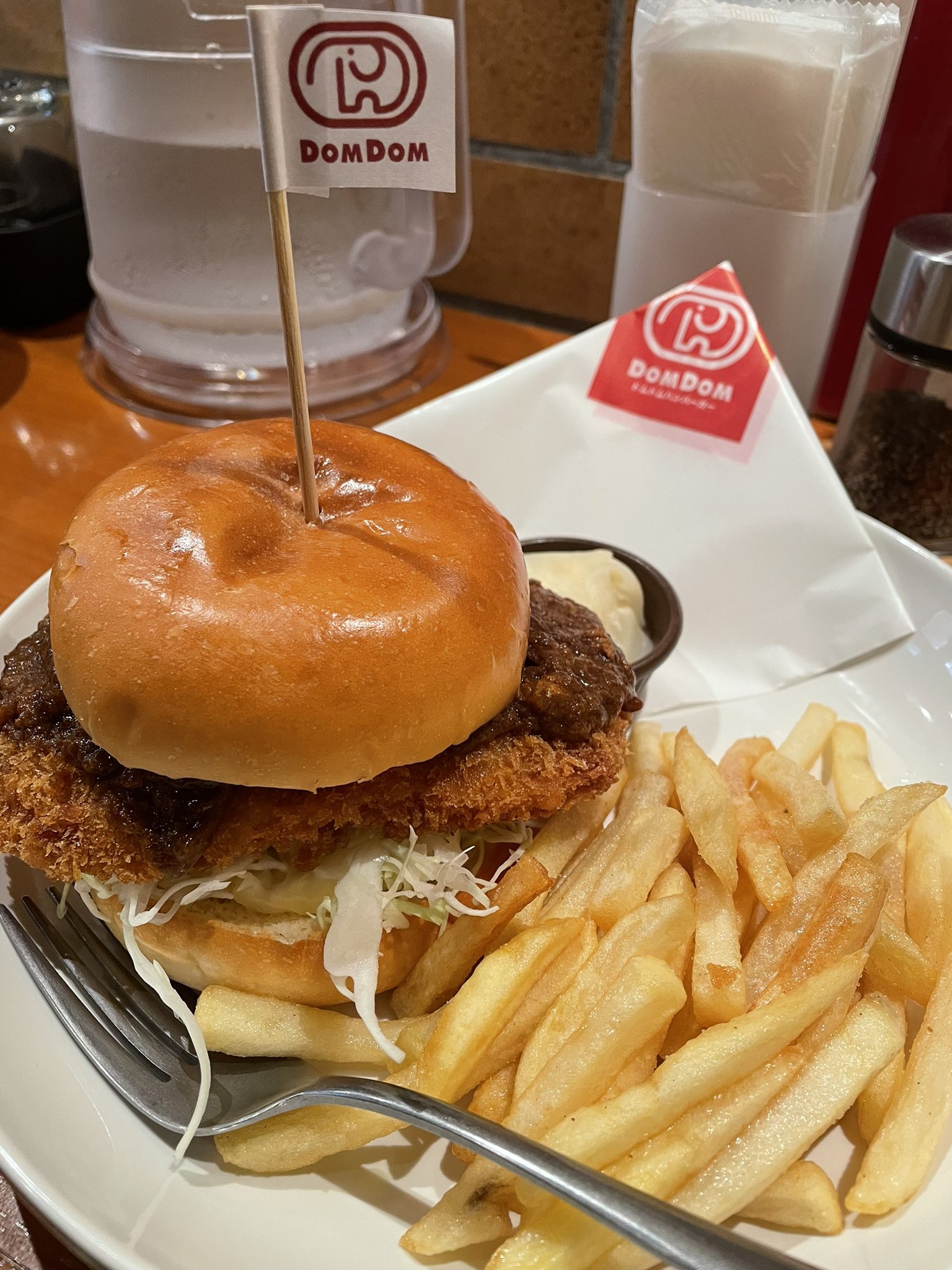 ドムドムハンバーガーPLUS (プラス) (@domdom_plus) / Twitter