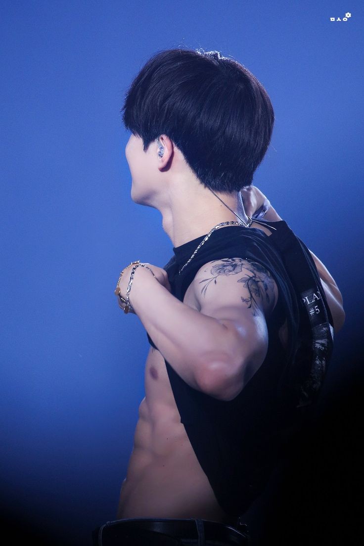 Legendary Kpop Abs ♂️ on Twitter: "1366. Suho / EXO https://t.co/691aOt0drb" / Twitter