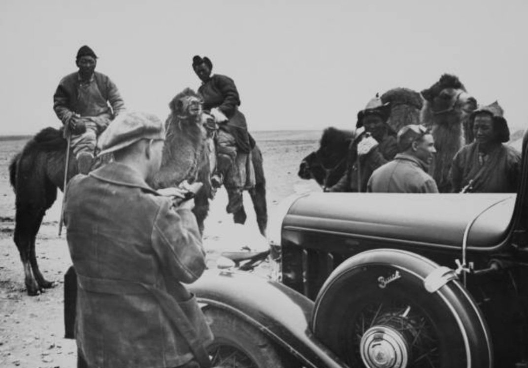 Зураг түүх өгүүлнэ On Twitter Америк сэтгүүлч John Marquand нийслэл хүрээнд орж ирээд байх