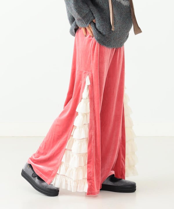 20周年の中川翔子🍒🍉🍫🍇🐈‍⬛🍣 on Twitter: "mmts 新作！ フリルベロアパンツ かわいい！！ https://t.co/n16dV5TzF1 https://t.co ...