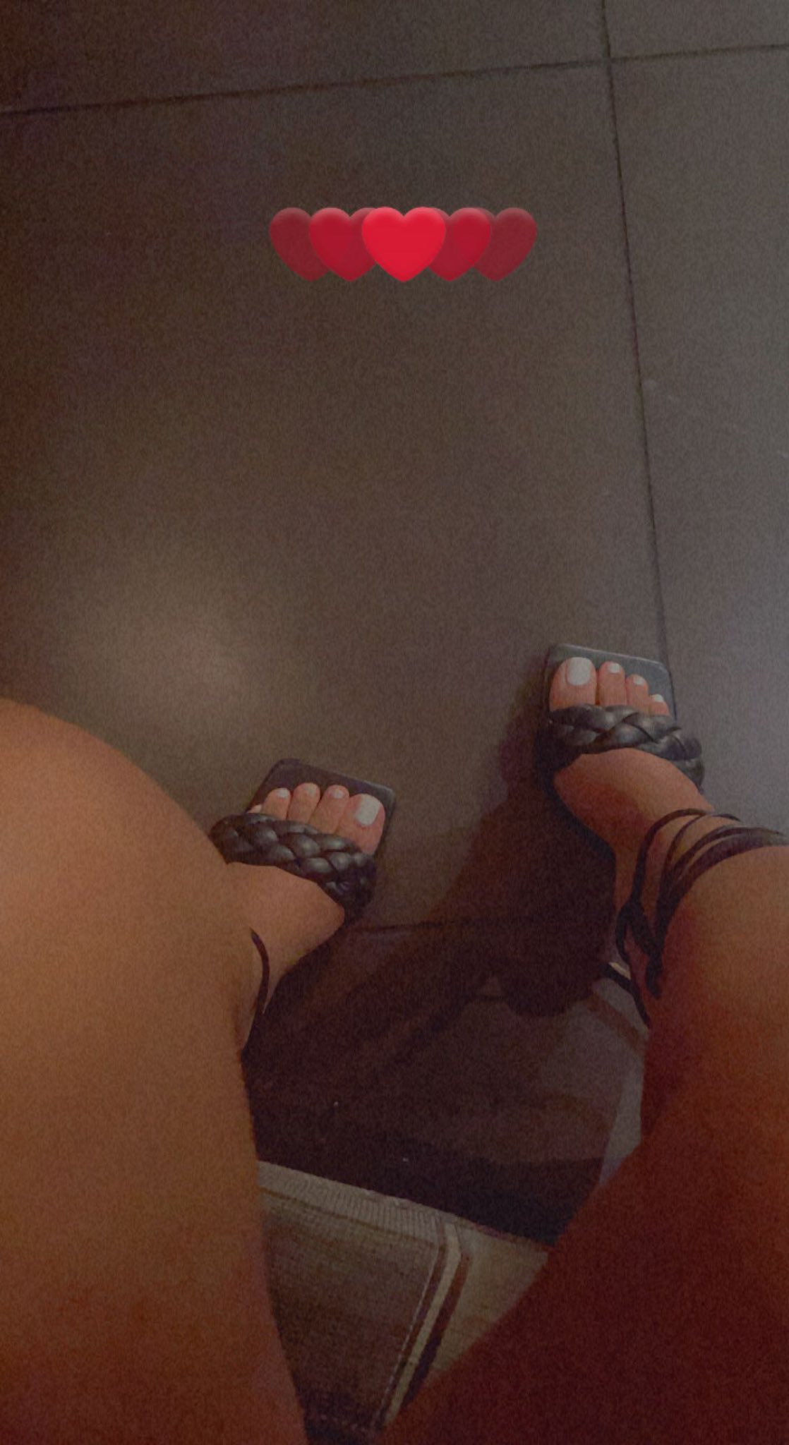 GODDESSRI on Twitter: "Come Worship The Ground I Walk On 😈 Feet Pic, Findom, Humanatm, PayPig ...