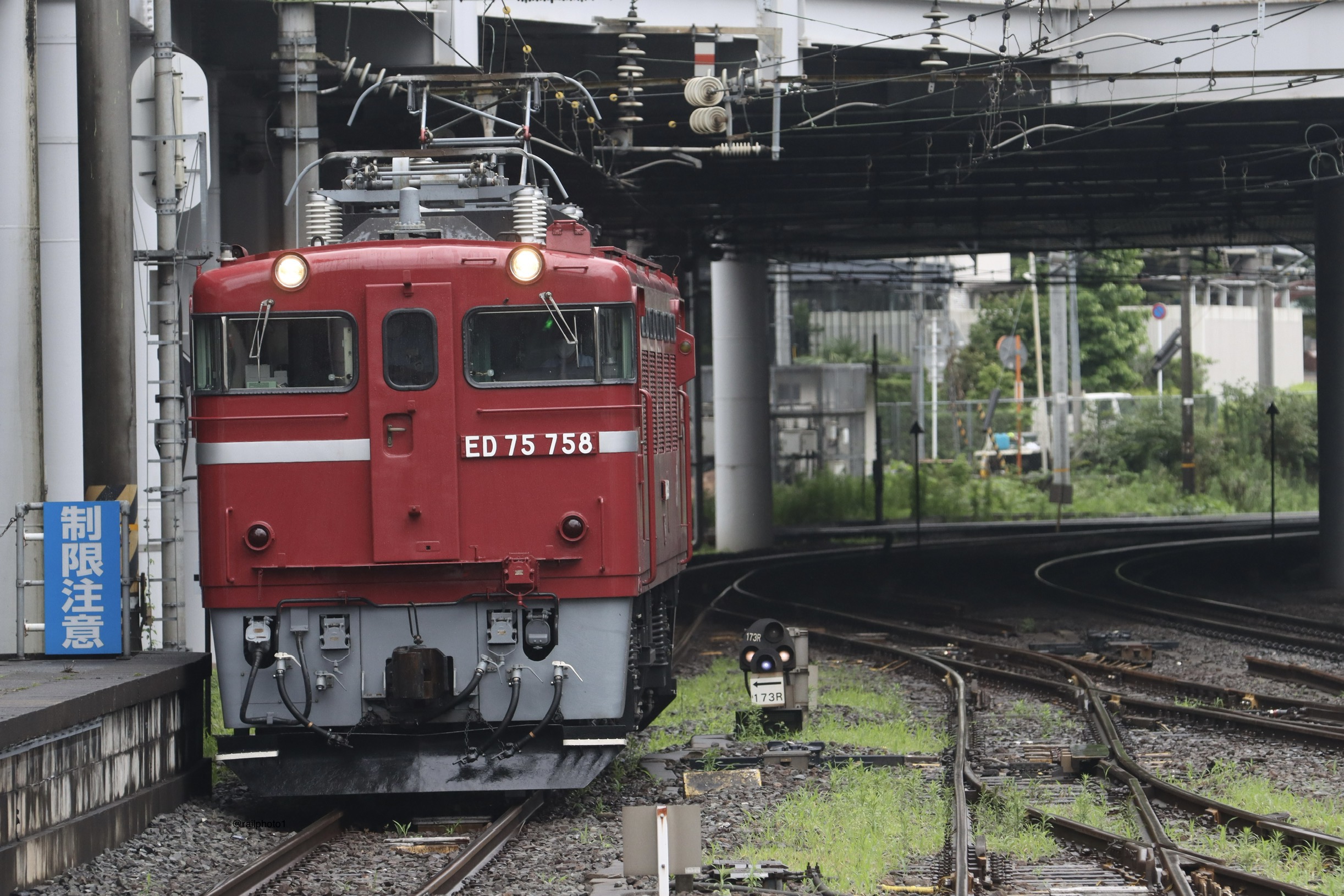 とーりんrailphoto on Twitter: "2022.7/22 配9561 KY出場配給 ED75-758 + 205系M12編成 単9502 配給牽引機返却 https://t ...