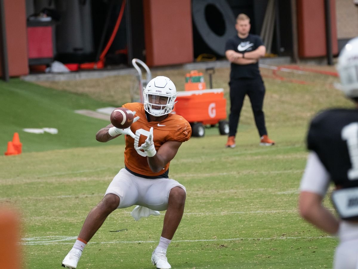 Joe Cook on Twitter: "Texas TE Ja'Tavion Sanders was added to the John Mackey Award watch list ...