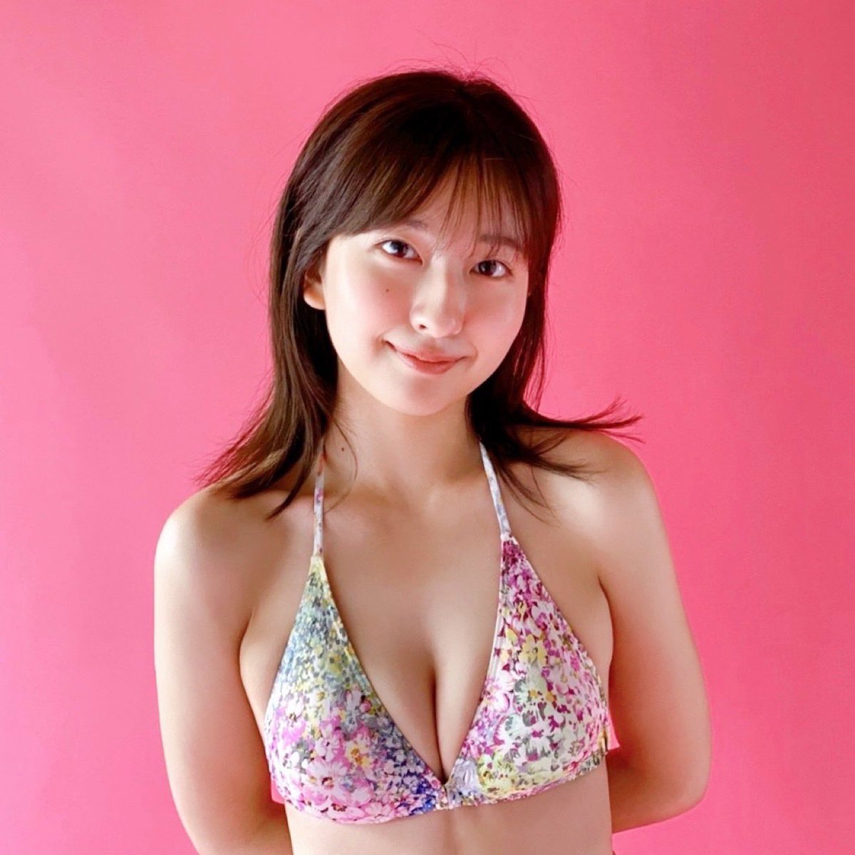 ミスマガジン2022 オフショット祭り🎉 エントリーno 16 斉藤里奈 グランプリ決定の選考は3つ🔥 1️⃣ym32号 Or 33号に