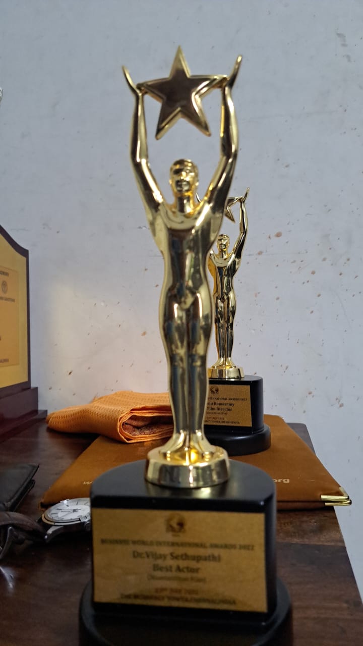 Best Actors Award Trophy