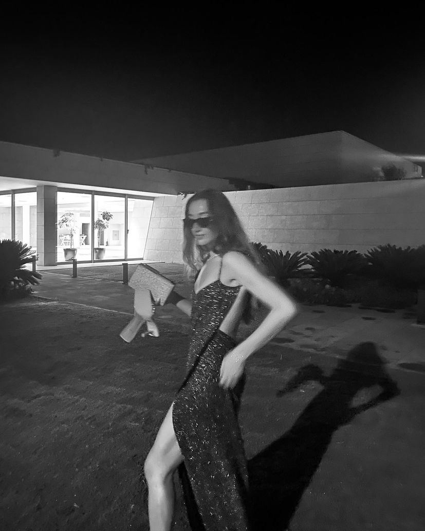 fesyen seluar jalur hitam putih - Felicity Kerr