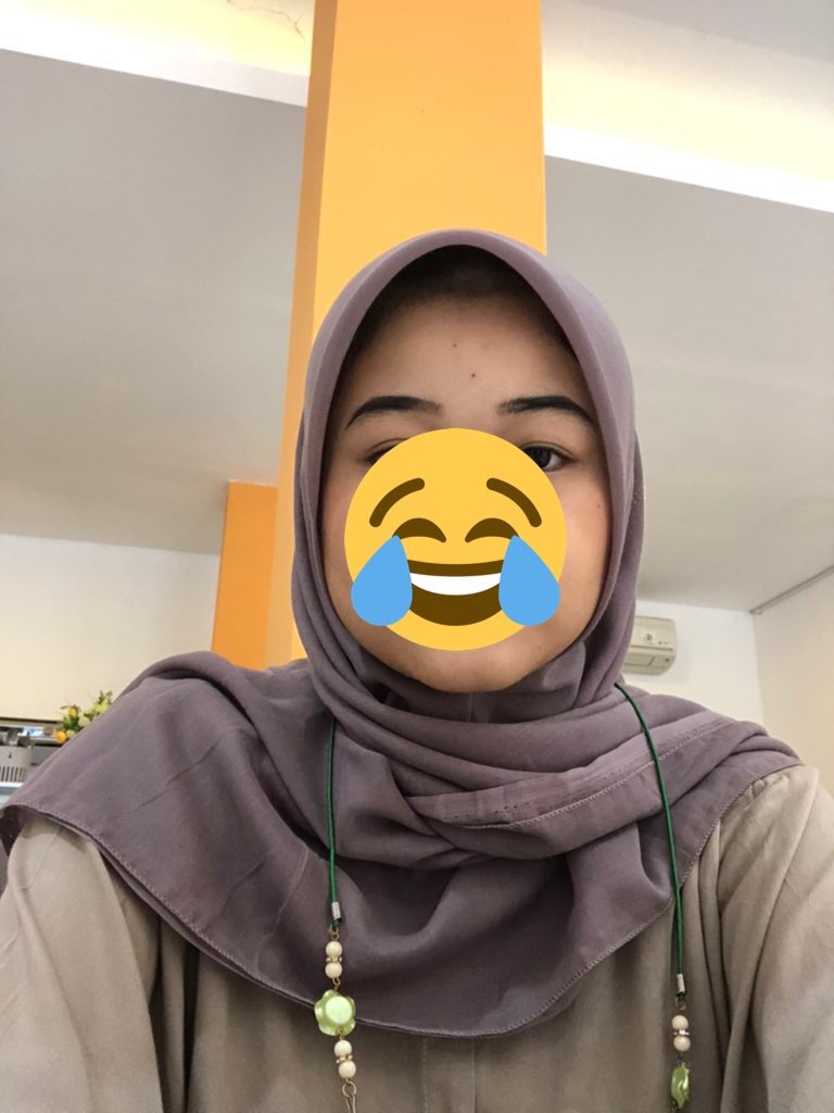 amora | tukang review skincare on Twitter: "2. Jilbab paris varisha hijab dia bahannya kaya ...