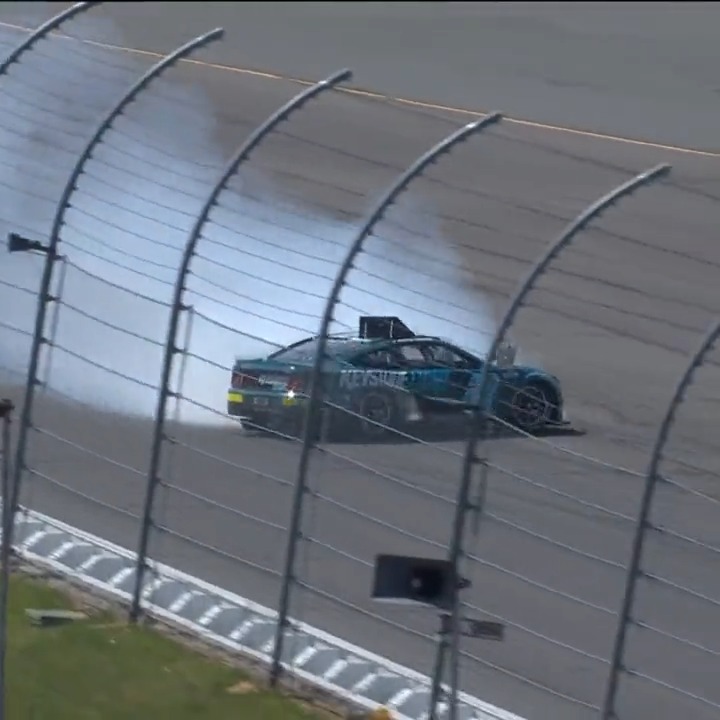 Nascar On Twitter Trouble Early 😳 1sanxpnh7k Twitter