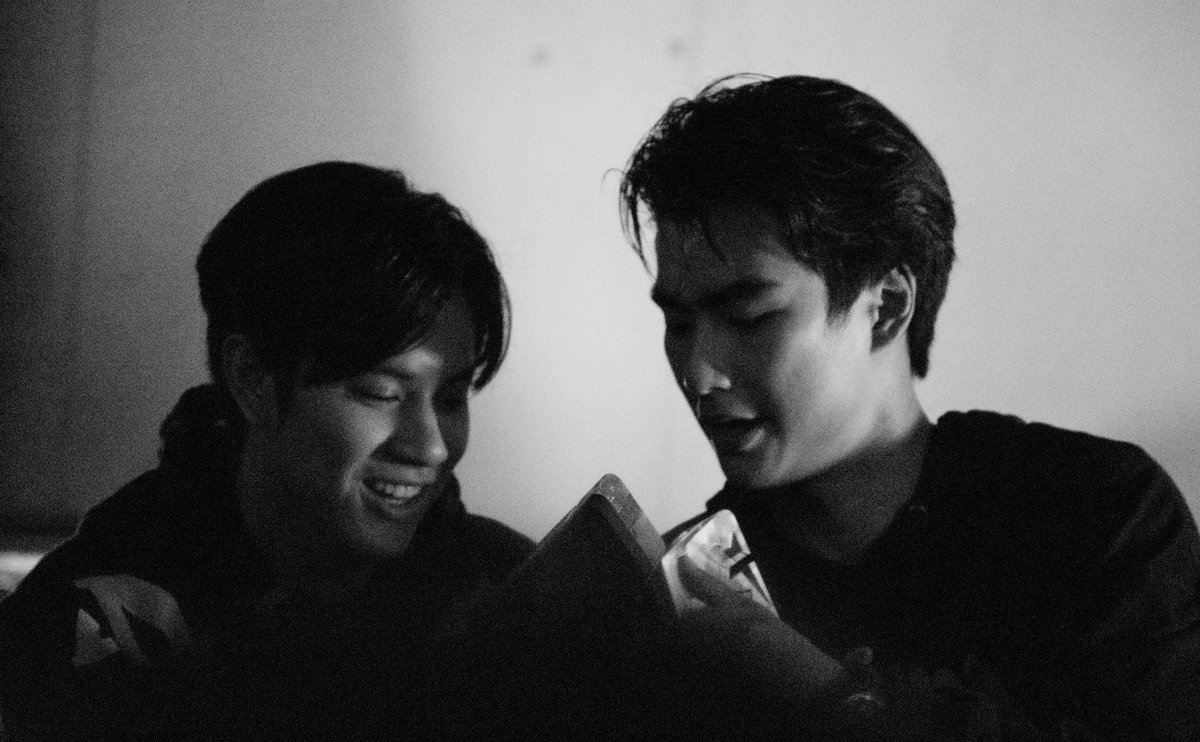 RANDOM OHMNANON AU / Twitter