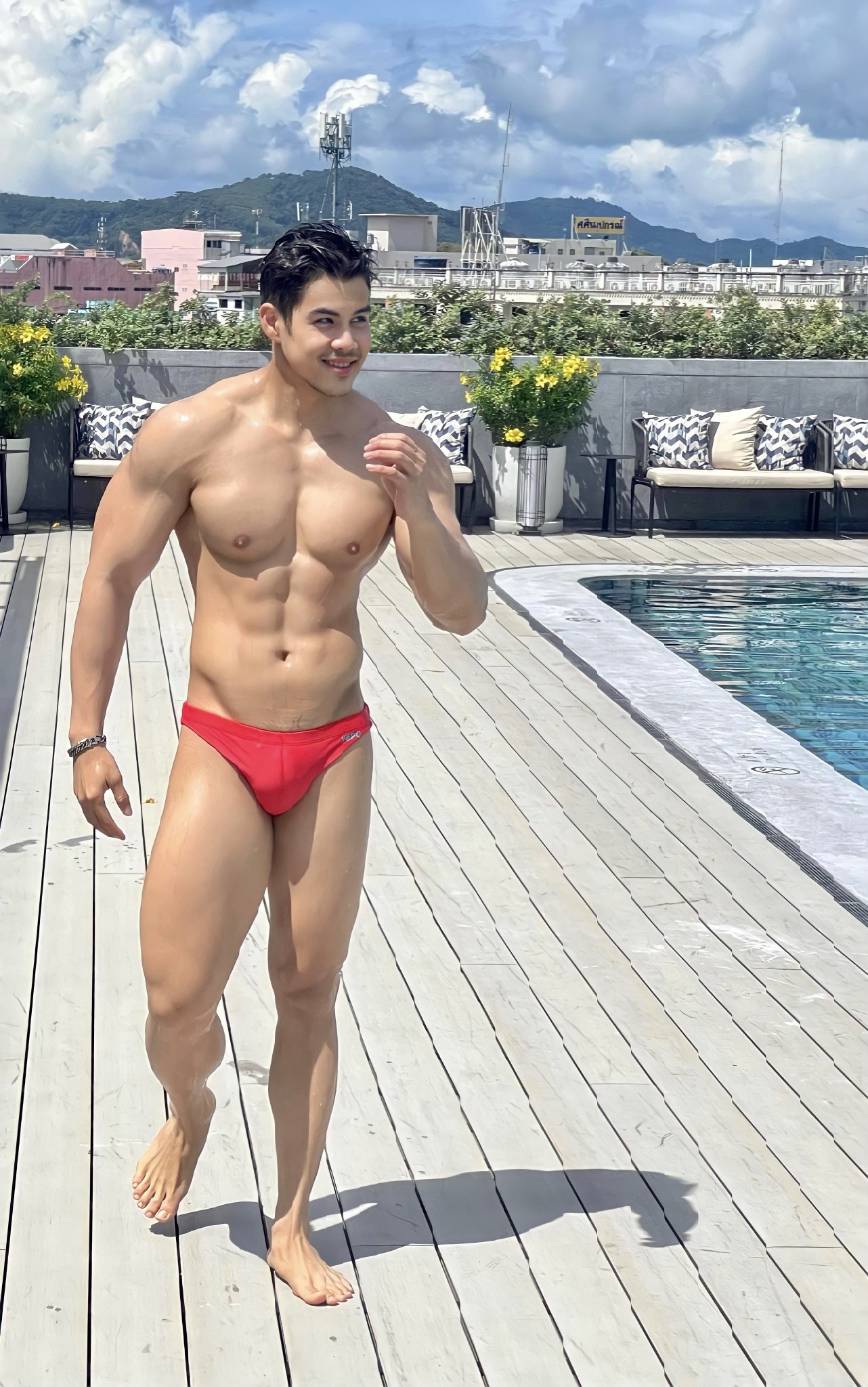 Nawin Wannvong on Twitter: "Walking around swimming pool in morning sunshine. What a happy day.😀 ...