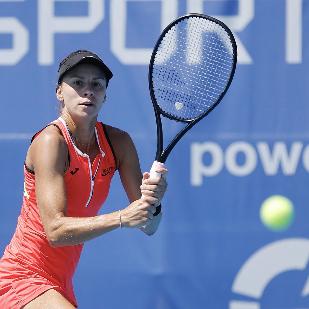 Magda: playing great and rocking a bright dress! : r/tennis
