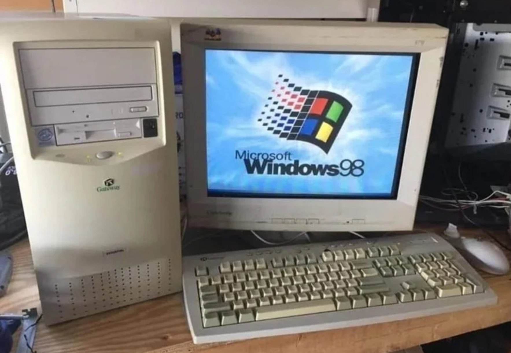 Old Gateway Computer Logo