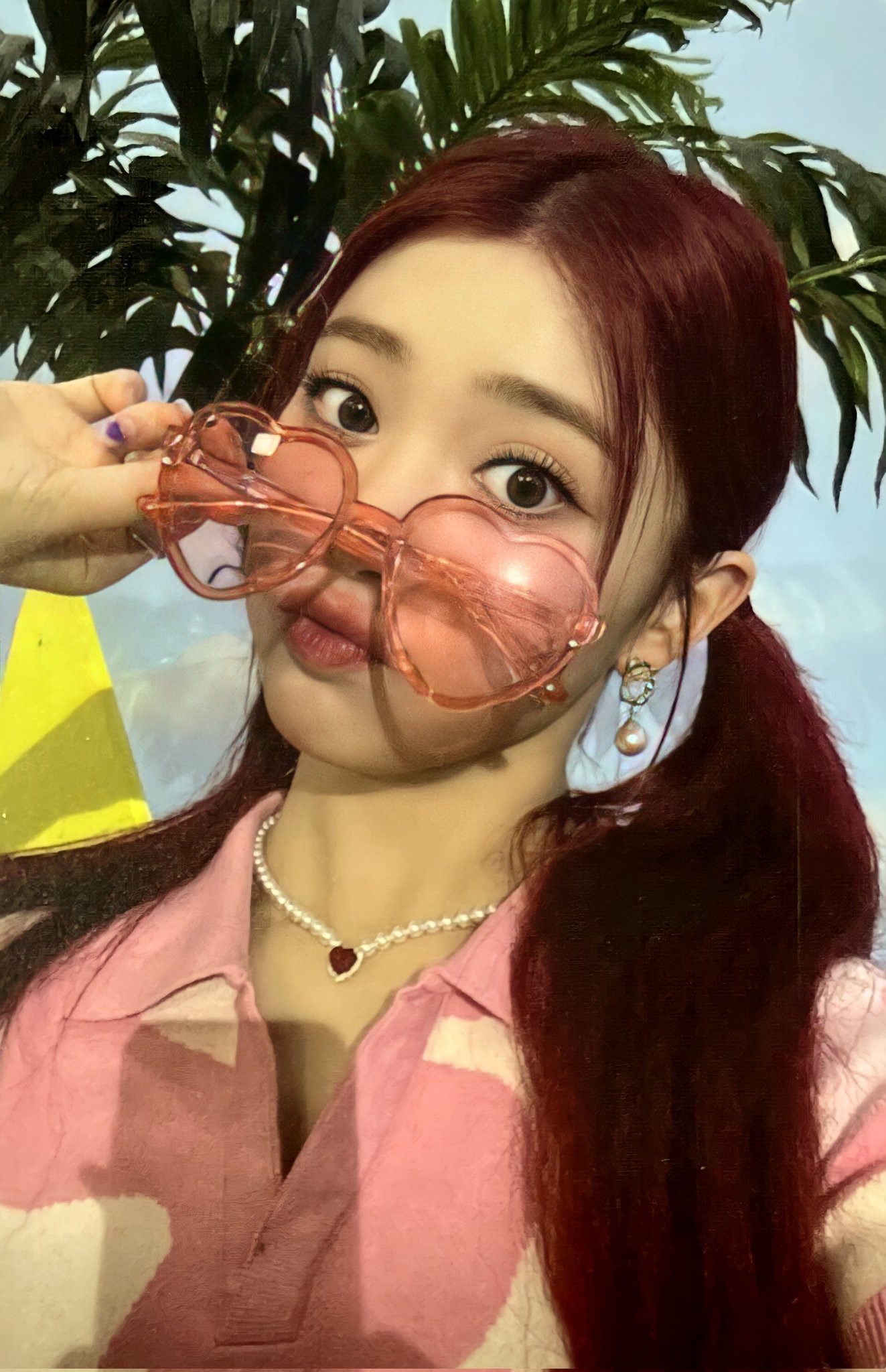 kep1er scan on Twitter: "Kep1er "DOUBLAST" Photocard Scan JEWEL CASE Blue Blast Ver. YUJIN ...