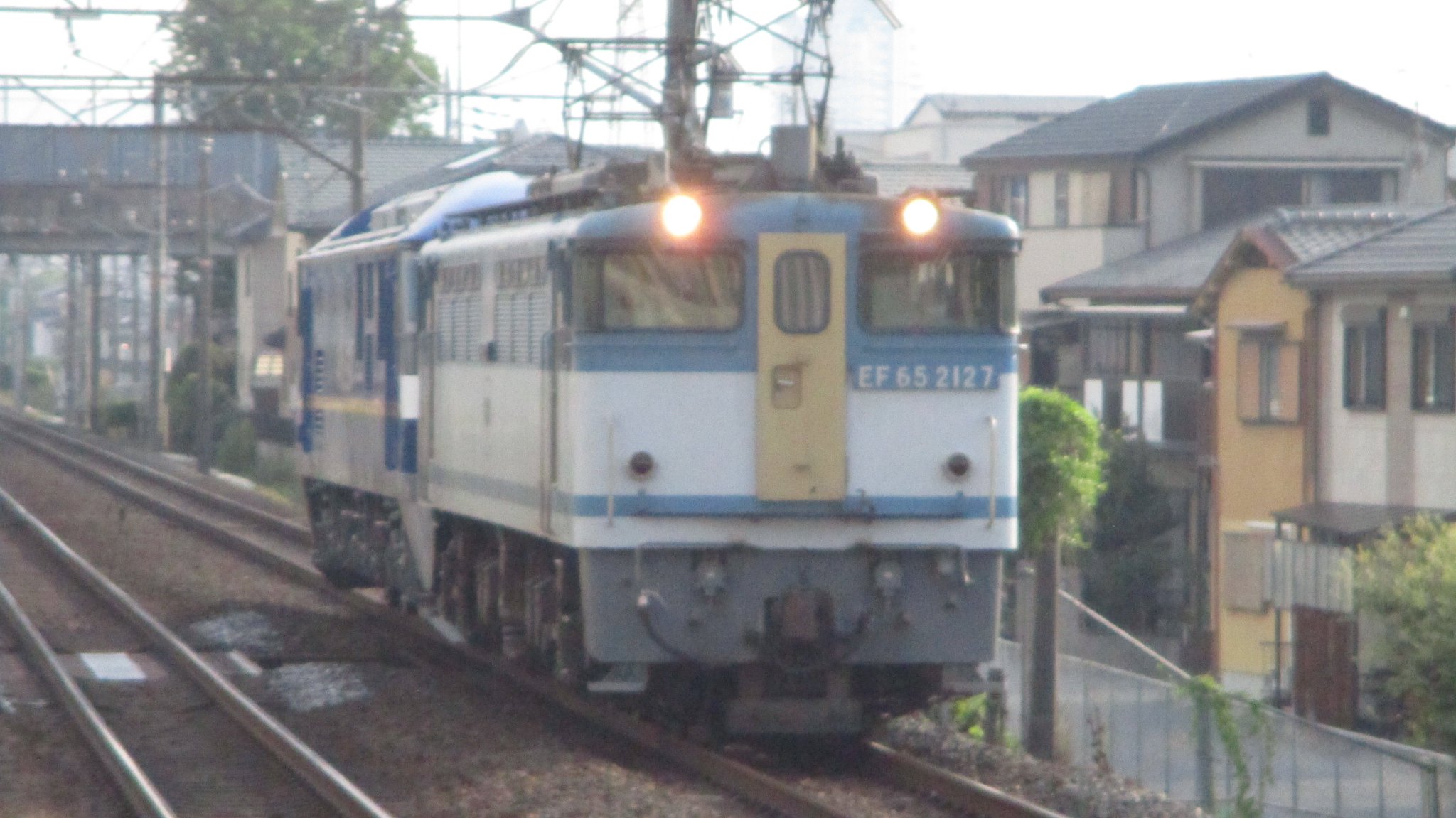サンダバ683 on Twitter: "2022年7/26 栗東にて EF65-2127(広島更新色)＋EF210-343(ムド)9866レ 甲種輸送 暑かった https://t.co ...
