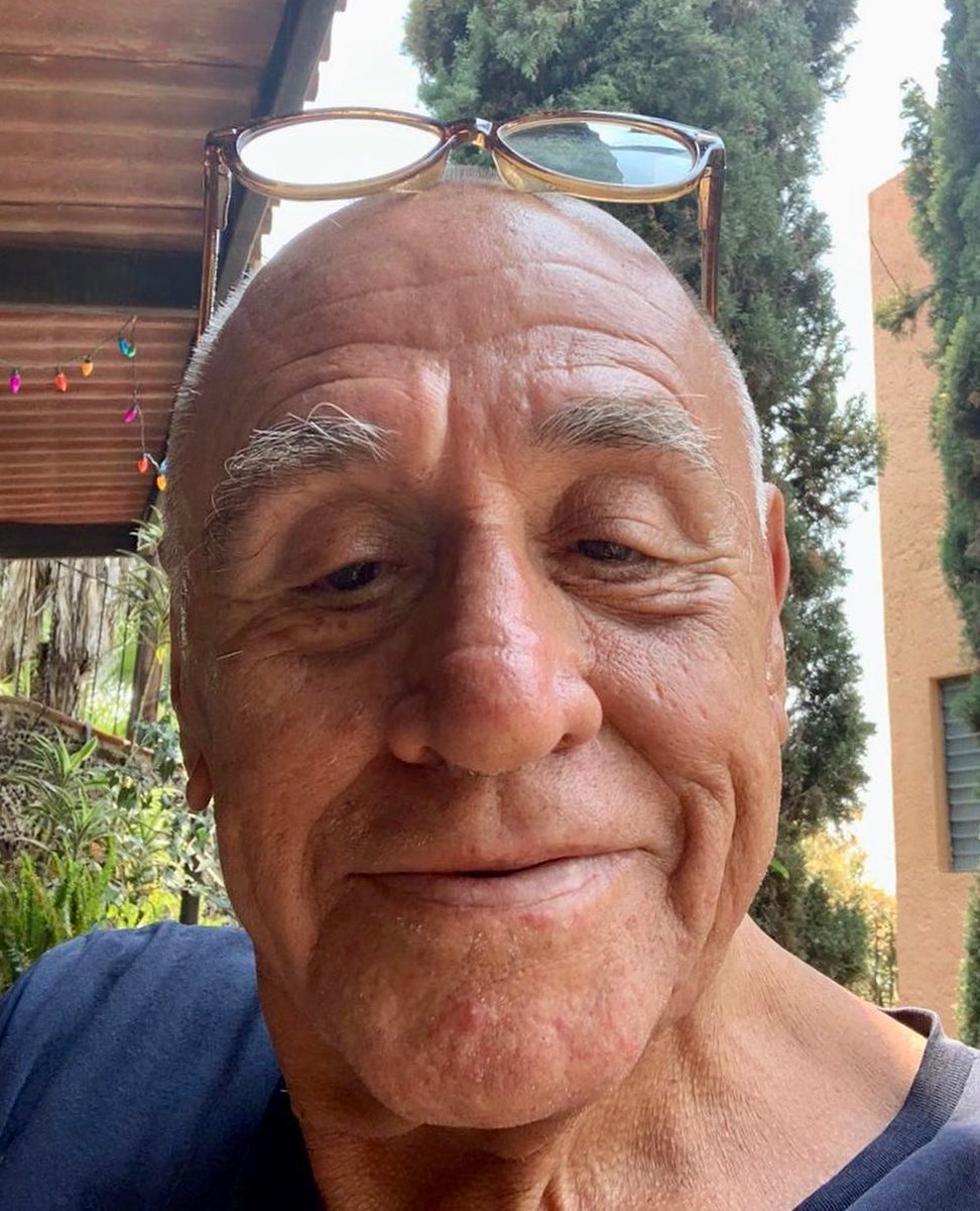 Raúl Brindis on Twitter: "Feliz cumpleaños Alejandro Suárez! El actor y comediante nació # ...