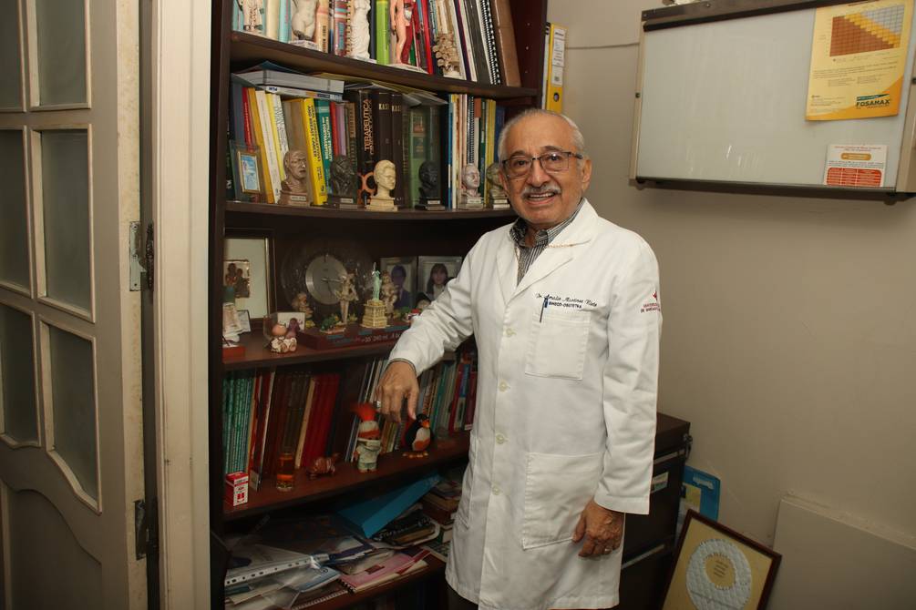 Guayaquil reconoce el aporte de tres médicos que dejan huellas en la ...