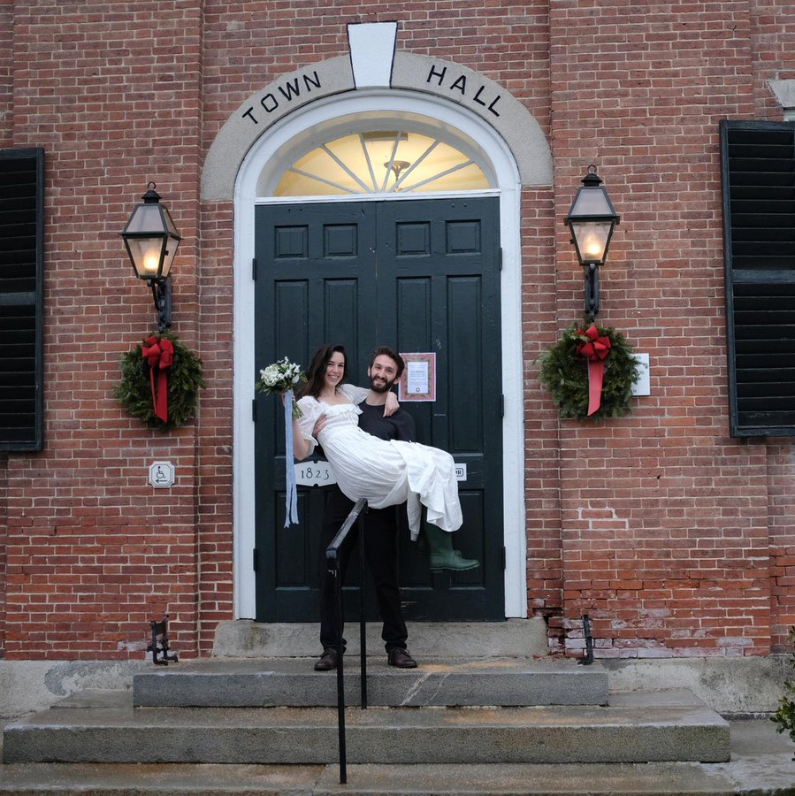 Simon Sarris on Twitter: "we didn't even have a table. we had one chair https://t.co/fXKx46occM ...