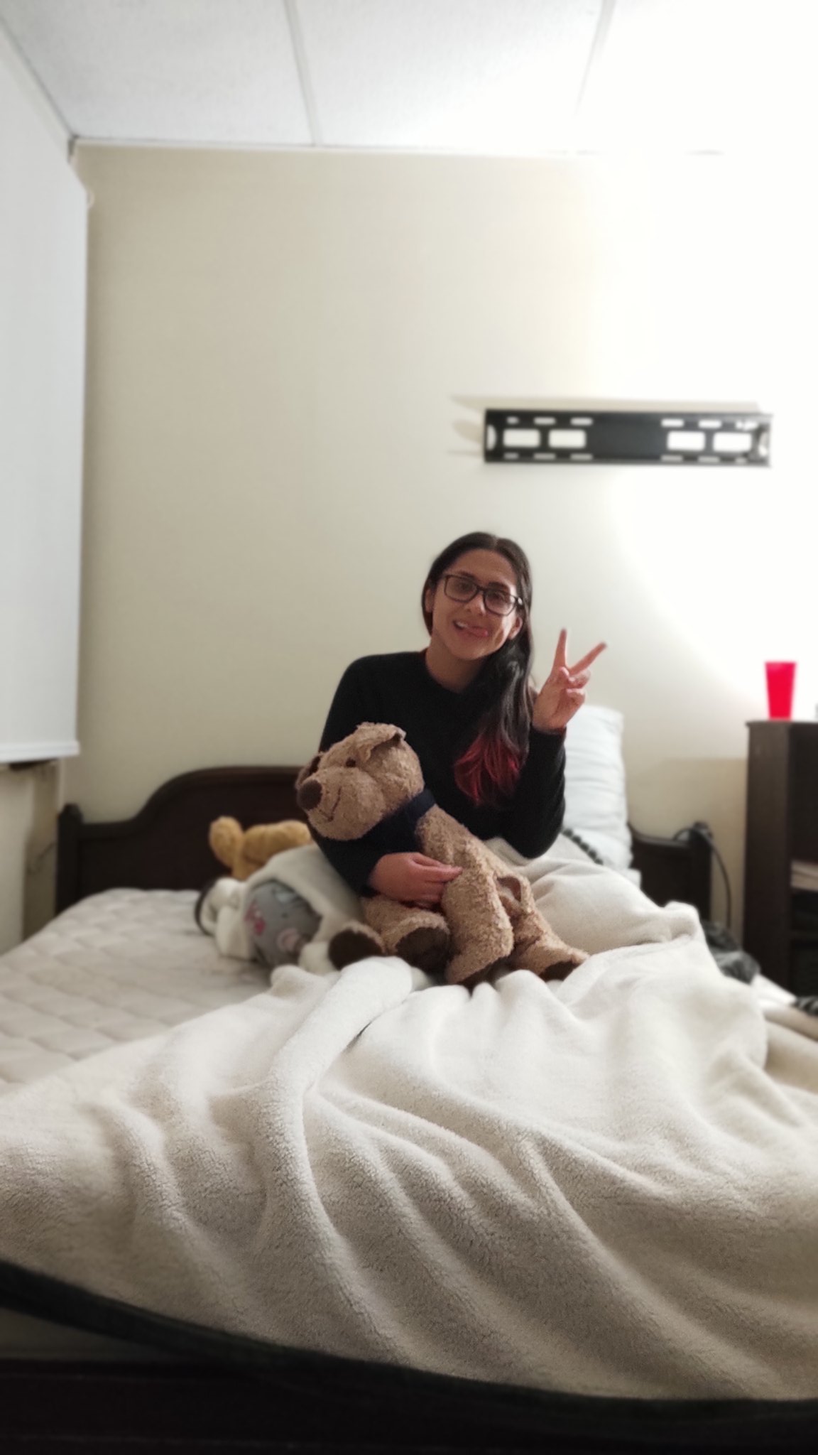 TW Pornstars - 2 pic. Frantic Annie P.. Twitter. It's the last night in my lovely room. I'm ...