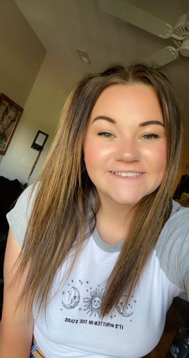 Stephanie Moyer's Instagram, Twitter & Facebook on IDCrawl