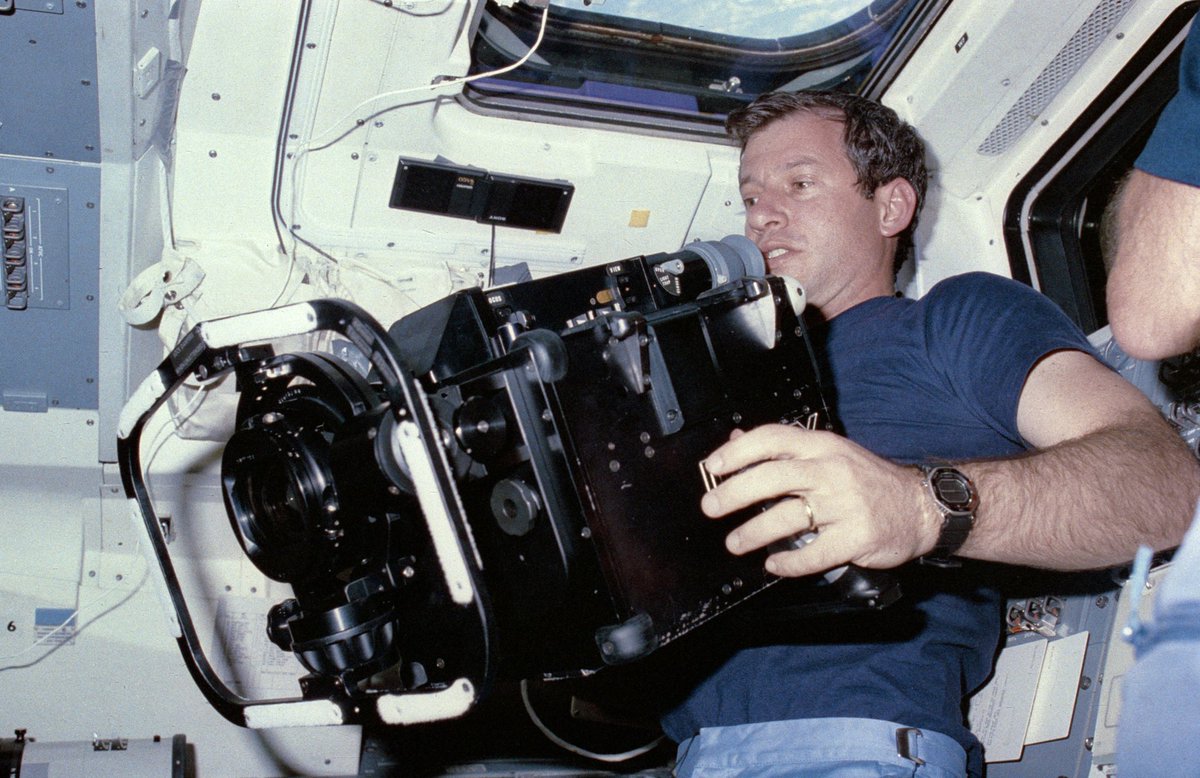 Humanoid History on Twitter: "Astronaut Terry Hart holds a 70-pound IMAX camera aboard the Space ...