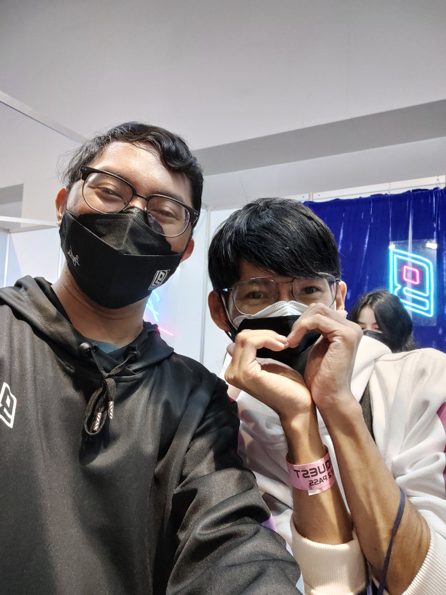 Jason / Rizal on Twitter: "more twitch ph homies around @Amethyxx_ @DashCasts_ @sugaushi ...