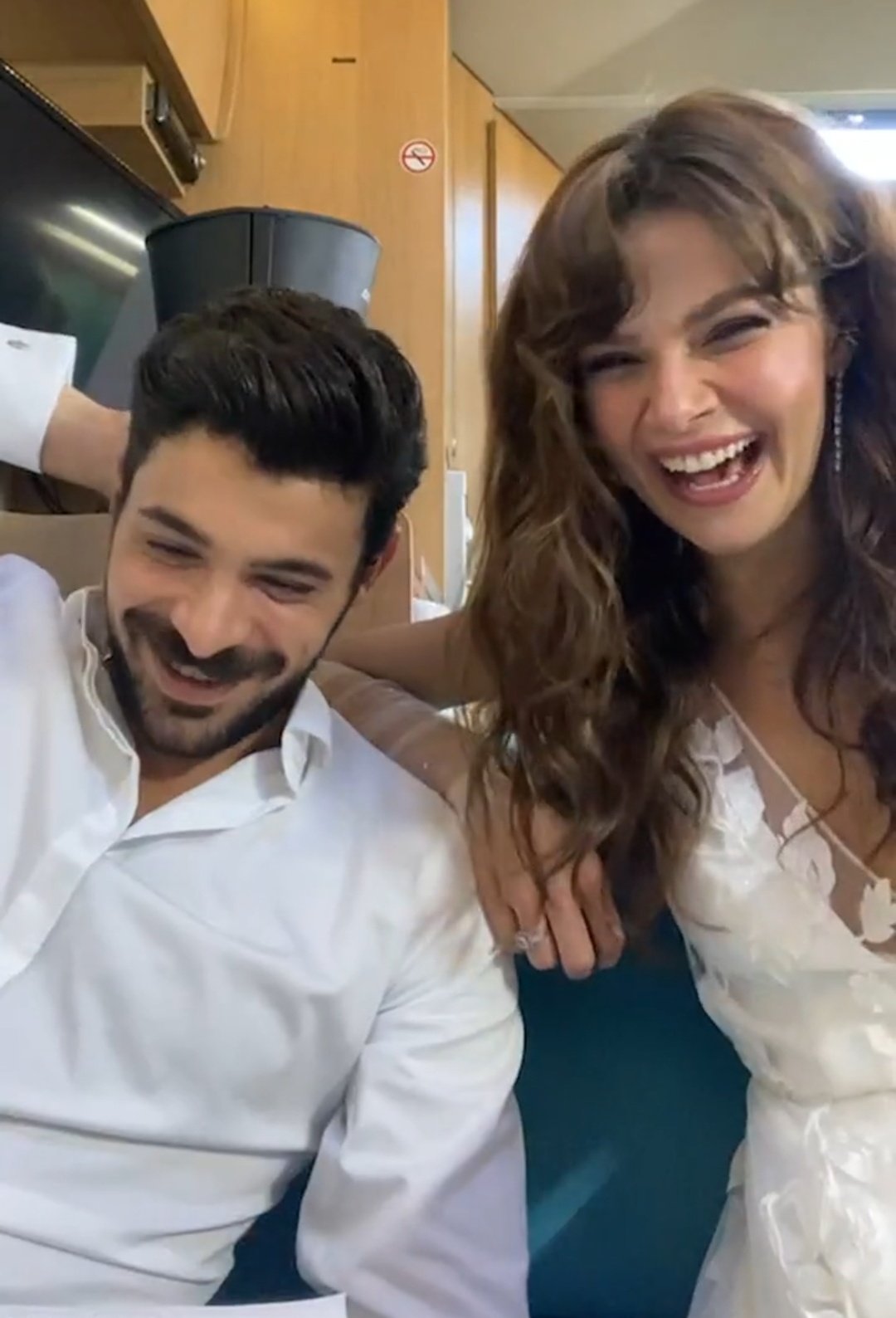 Mine on Twitter: "Sinem bozunca Halit'in utanıp başını önüne eğmesi bdbkxnxn https://t.co ...