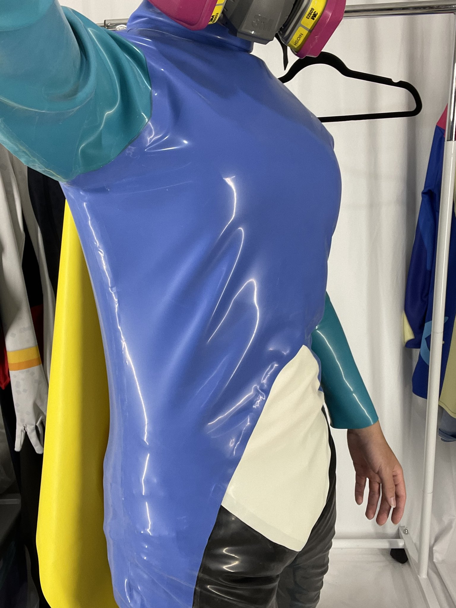 Luna And The Theatre Of Aeons on Twitter: "Oh by the way the latex inteleon suit does fit, even ...