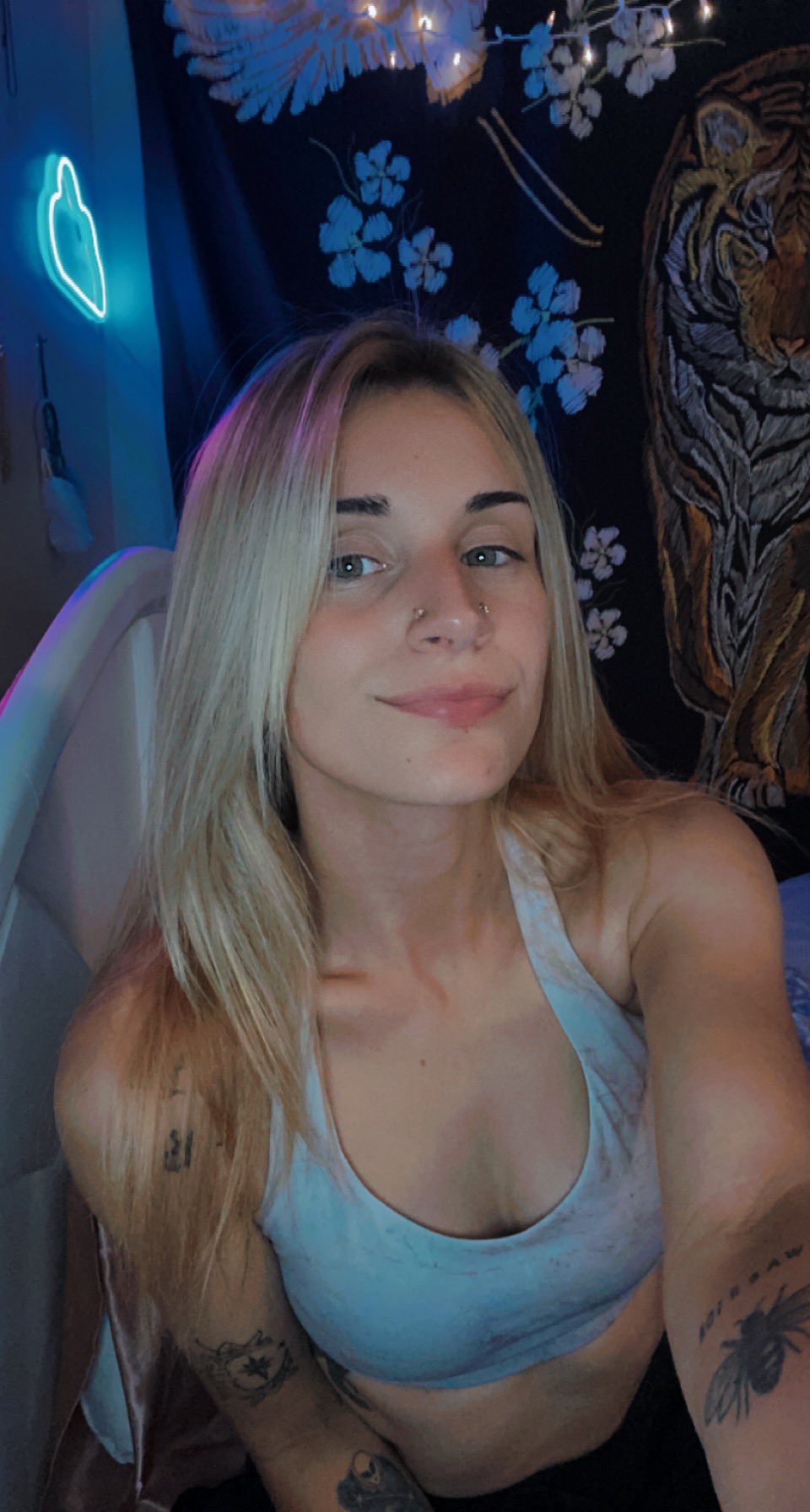 Ur Mom 🪬 On Twitter Shes Blonde Now Kfg2bd0sgu Twitter