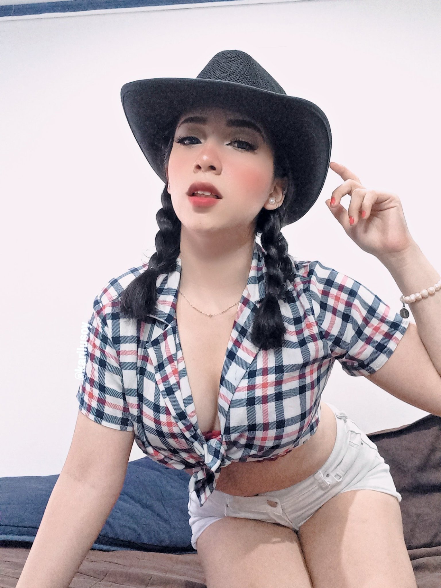 🍒♡.Karilu.♡🍒 on Twitter: "Te gustaría que te montara?... Mientras vemos Netflix 😳😜 ️ 🔃Rt para ...