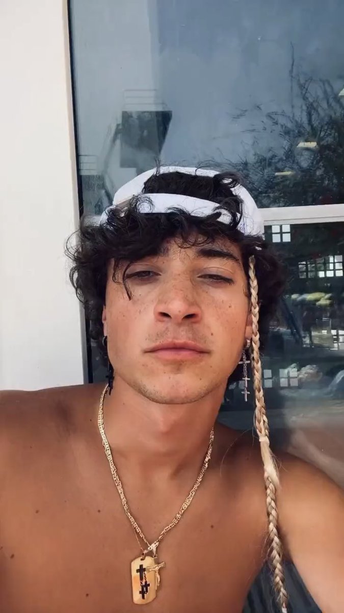 ross; sottona per christian🦦 AH SEI TU! on Twitter: ross; sottona per christian🦦 AH SEI TU! on Twitter: