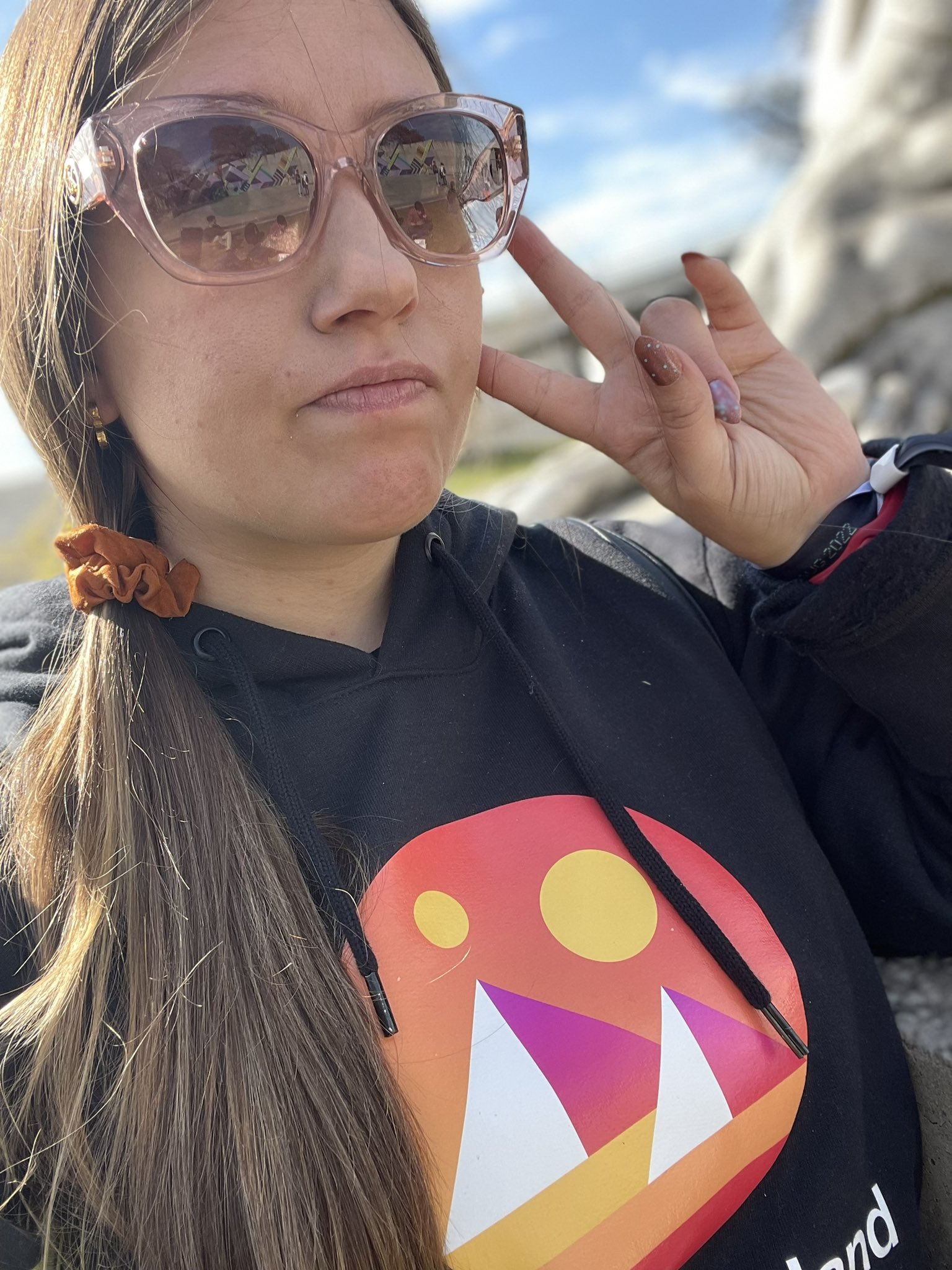 Bel Rey on Twitter: "Día dos, tengo stickers y estoy fácilmente reconocible @ethlatam https://t ...