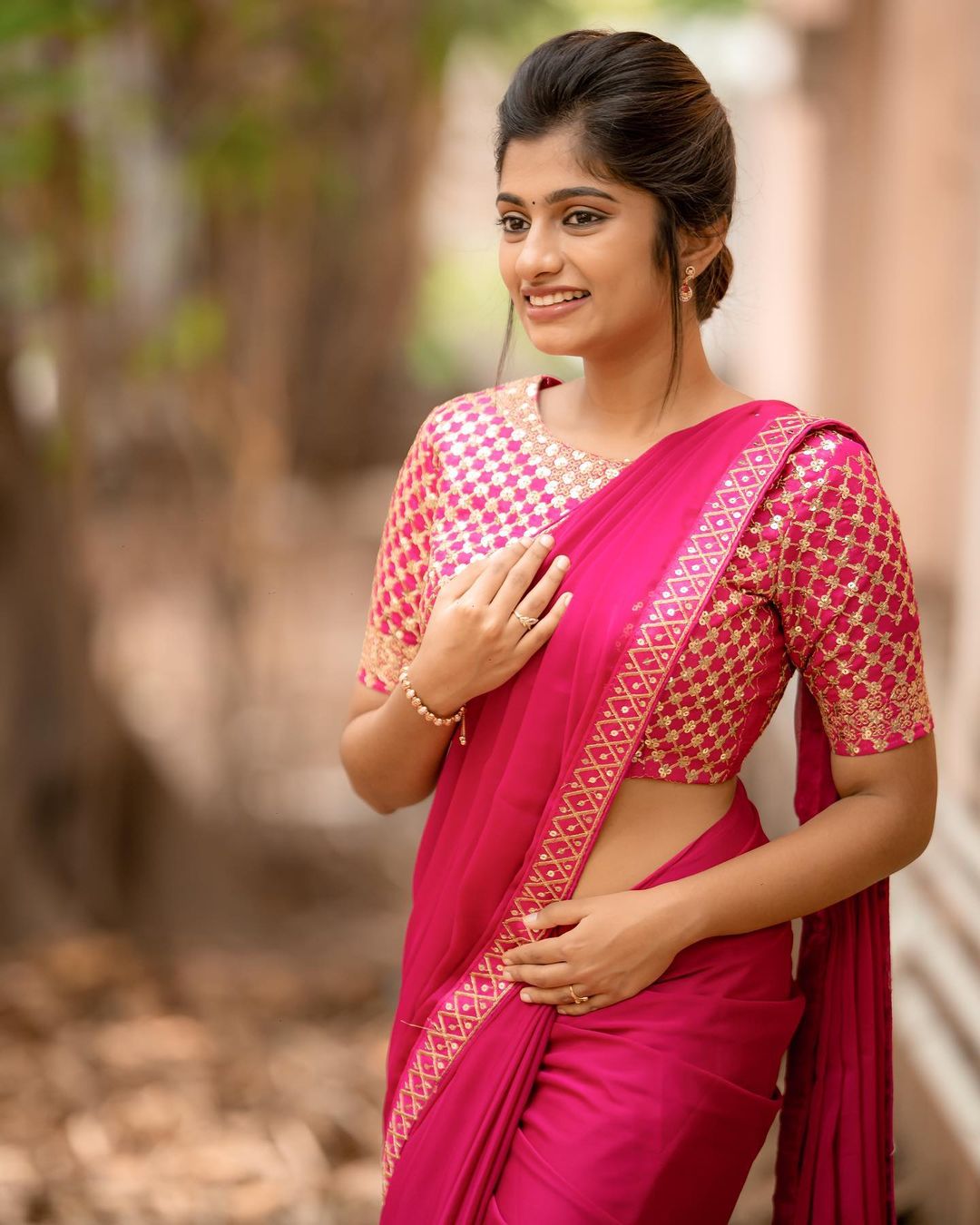 Only Heroines on Twitter: "Gorgeous #Archana @vj_archana_ 💗😍 https://t.co/PgzRu9Rgcs" / Twitter