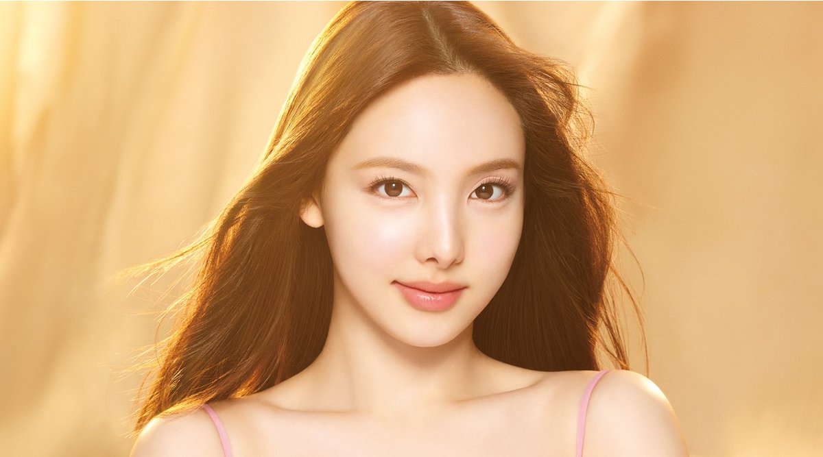 TWICE Indonesia on Twitter: "TWICE x LUX (JP) Official Photos #NAYEON #JEONGYEON #MOMO #TWICE ...