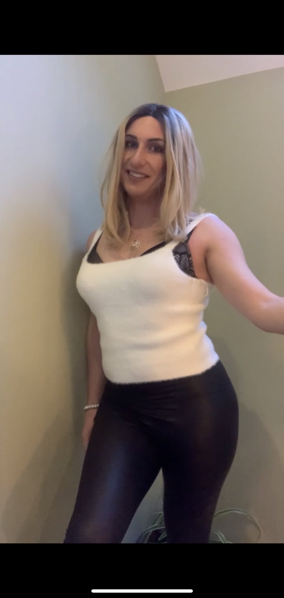 eva.silver on Twitter: "Is this the kind of girl you’d take on a second date? Xxxx https://t.co ...