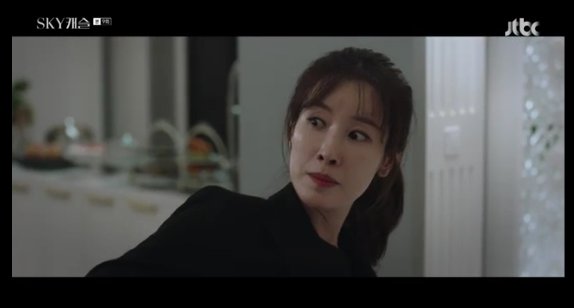 K-Drama Menfess on Twitter: "•kdm• 🔥aku baru nonton sky castle, tapi aku malah sebel ke si ibu ...