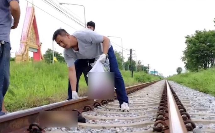 Daily Star On Twitter Drunk Mans Legs Severed By Train After Passing