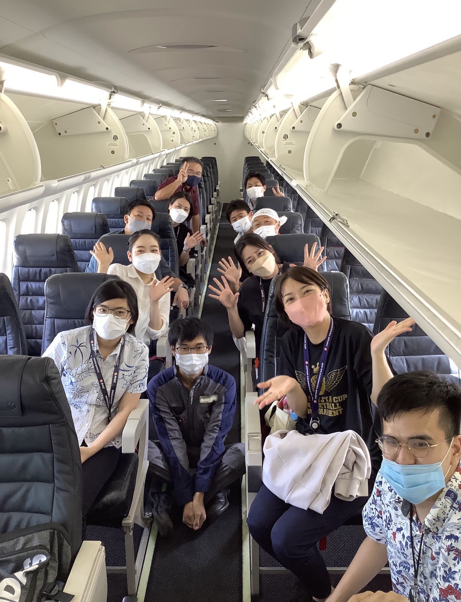 JTA_日本トランスオーシャン航空 on Twitter: "\ 『美らっく ️RAC』更新 ／ 📣8月号は『みんなで機内大清掃！』 “お客さまに清潔な機内で快適な空の旅をお楽しみいただきたい ...