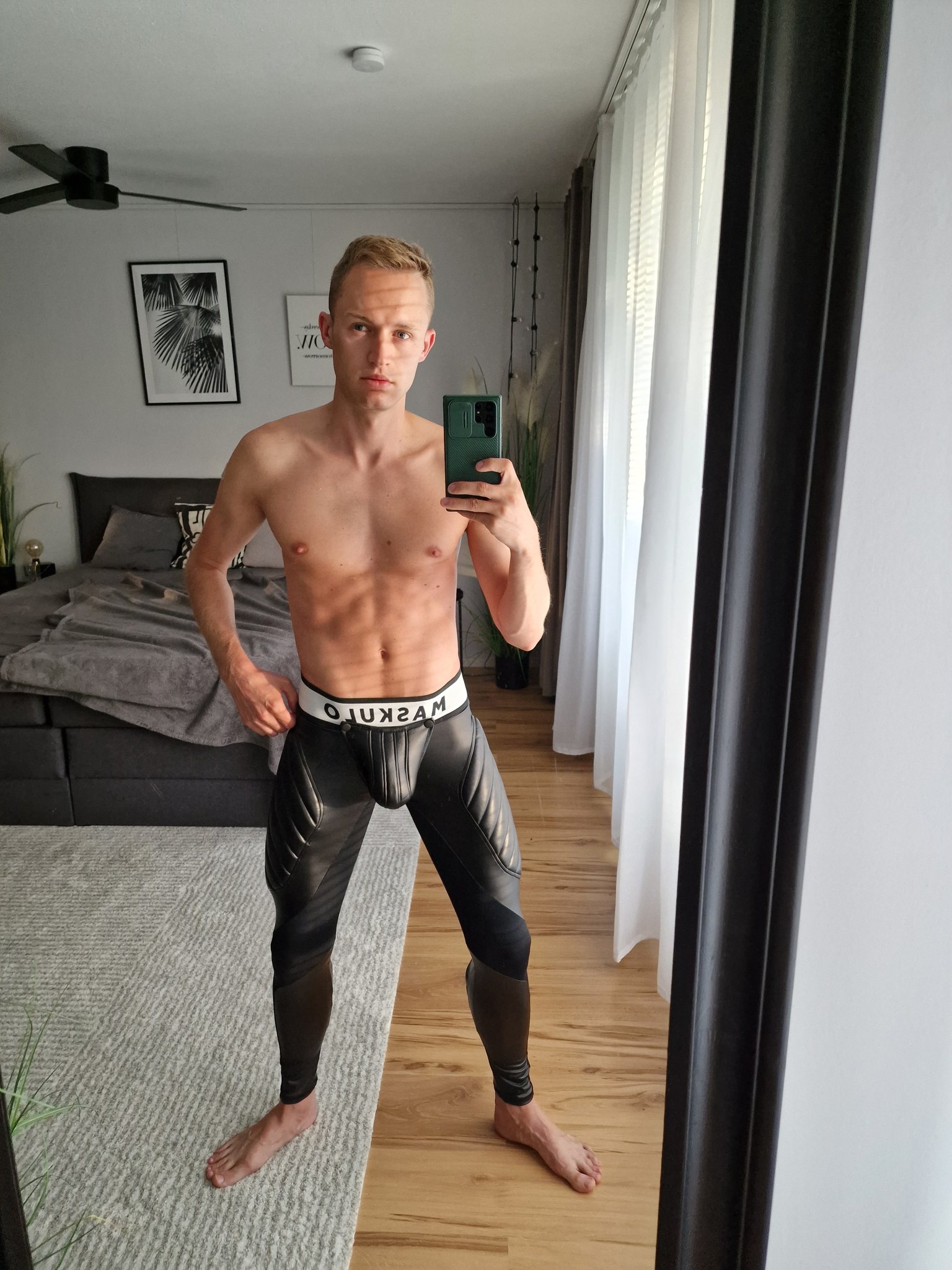 the_hung_david 26k 🍆🔥 on Twitter: "got some New pants 🍆🖤 https://t.co/cQ9FADT0eX" / Twitter