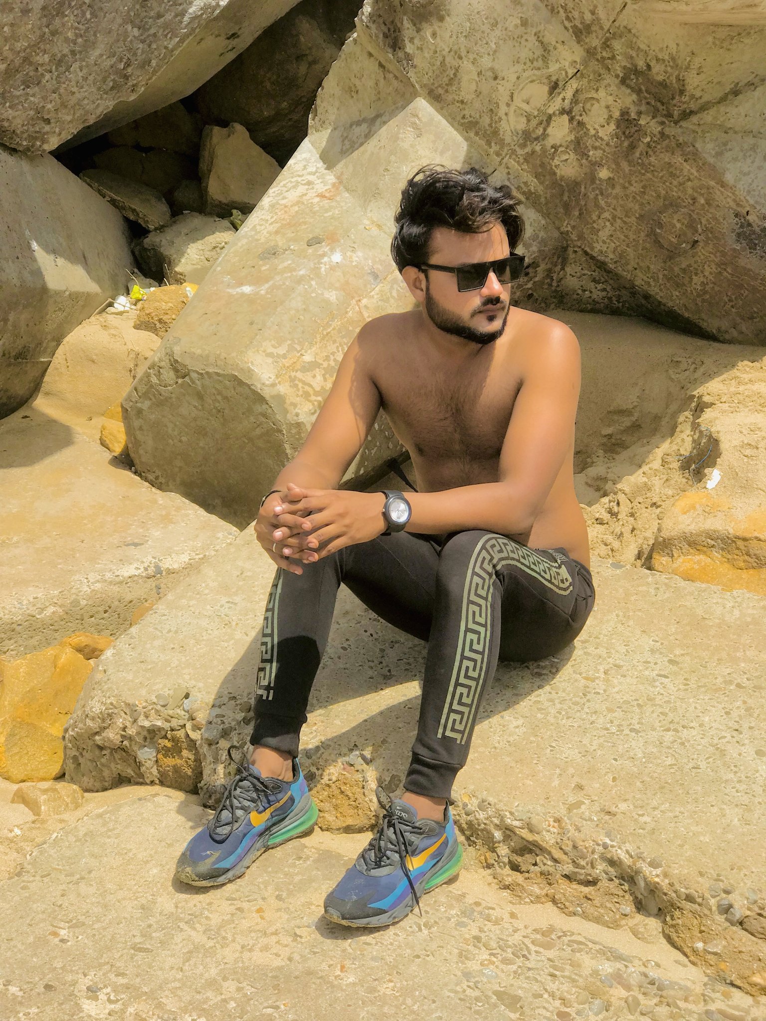 abdul moeez on Twitter: "Beach Bum 😜 #HOBIPALOOZA #BBNaija #Trending #Karachi #karachiboy ...