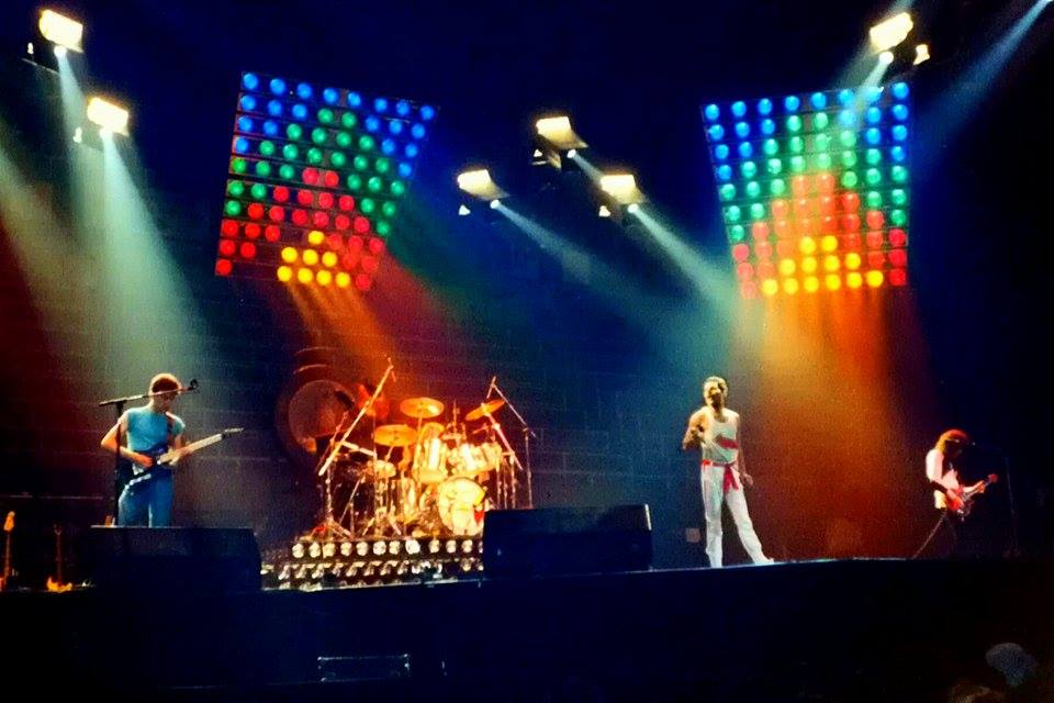 #Throw 🔙 🇨🇦 Queen LIVE! at Toronto 1982 🇨🇦 The Band are back in Canada ...