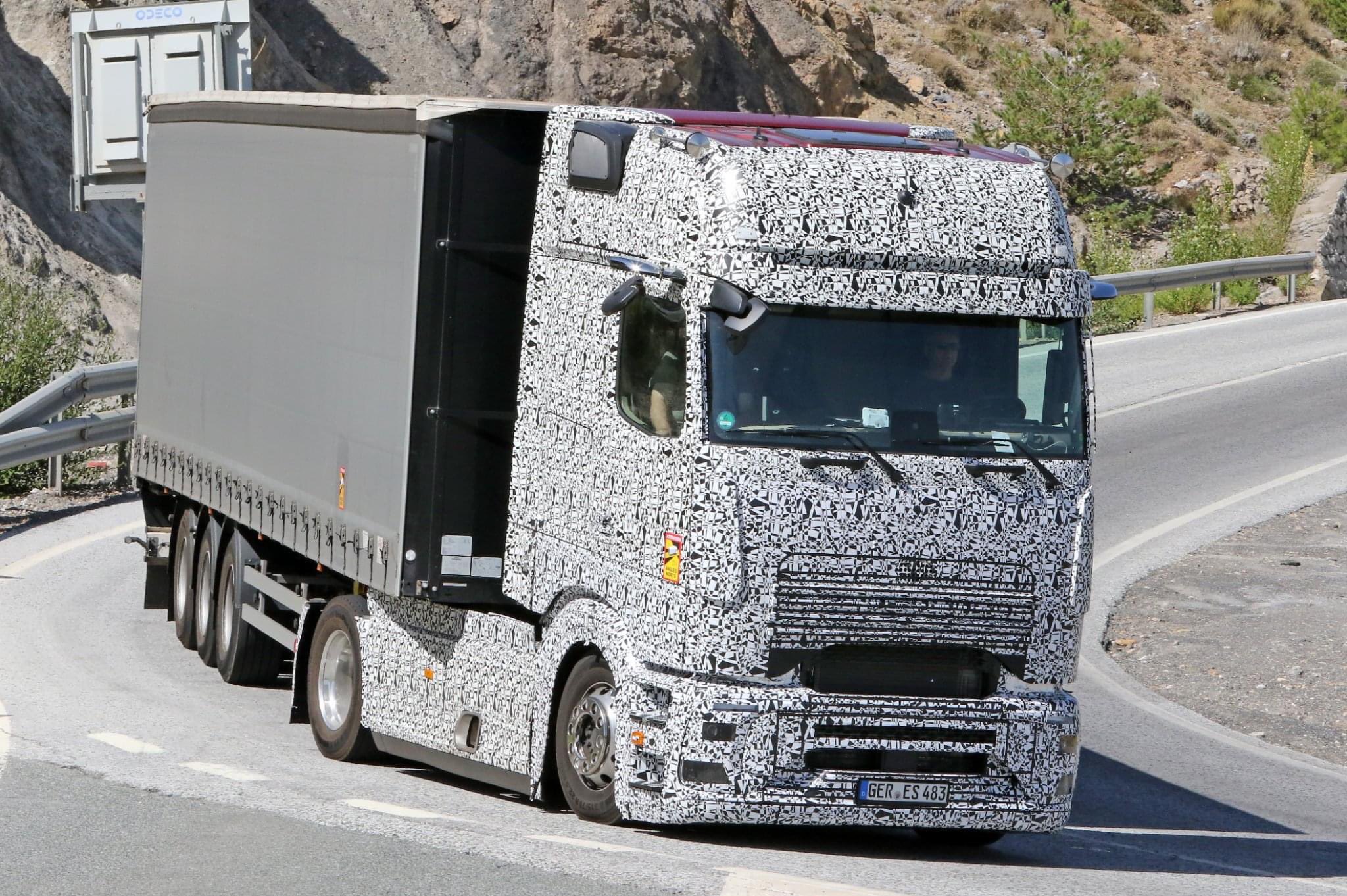 Pip Dunn 🏴󠁧󠁢󠁥󠁮󠁧󠁿🇬🇧🇪🇺 on Twitter: "Spy pictures of the new @MercedesTruckUK Actros (version 6 ...
