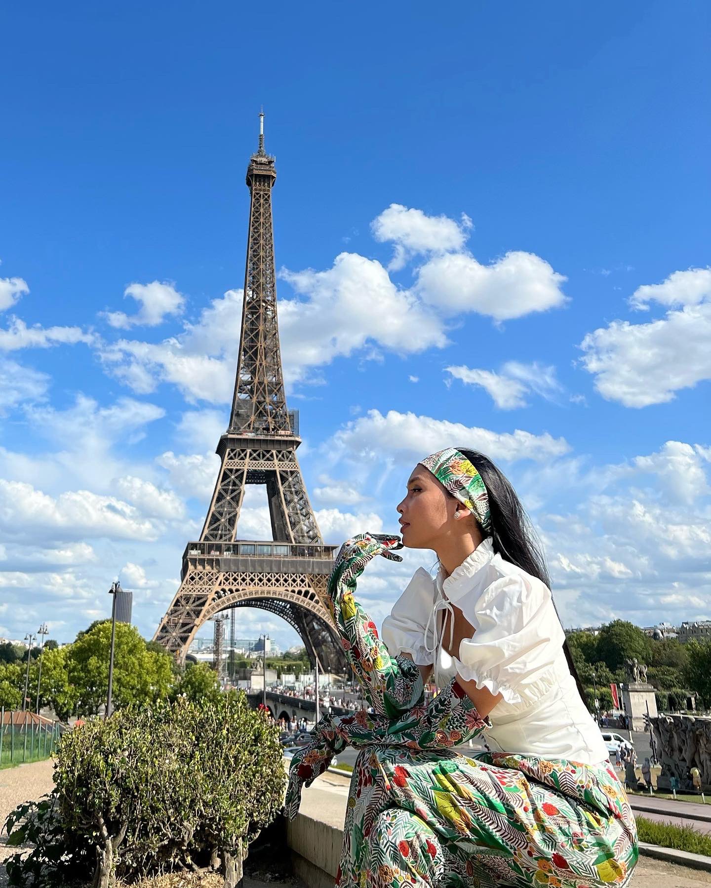 Sissy Imann on Twitter: "Eiffel head over heels for you💚 https://t.co/0FbVIjRrBm" / Twitter