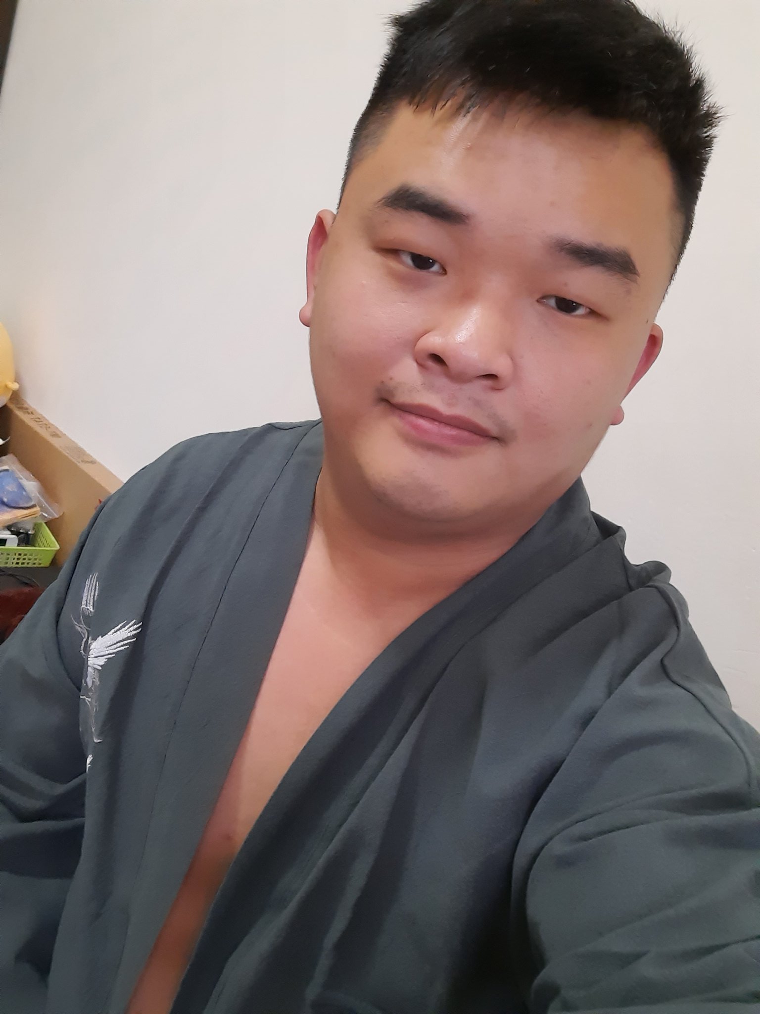 輝 on Twitter: "有人表示這張照片中的我很像G片男優 ？ https://t.co/RfkajAmH8E" / Twitter