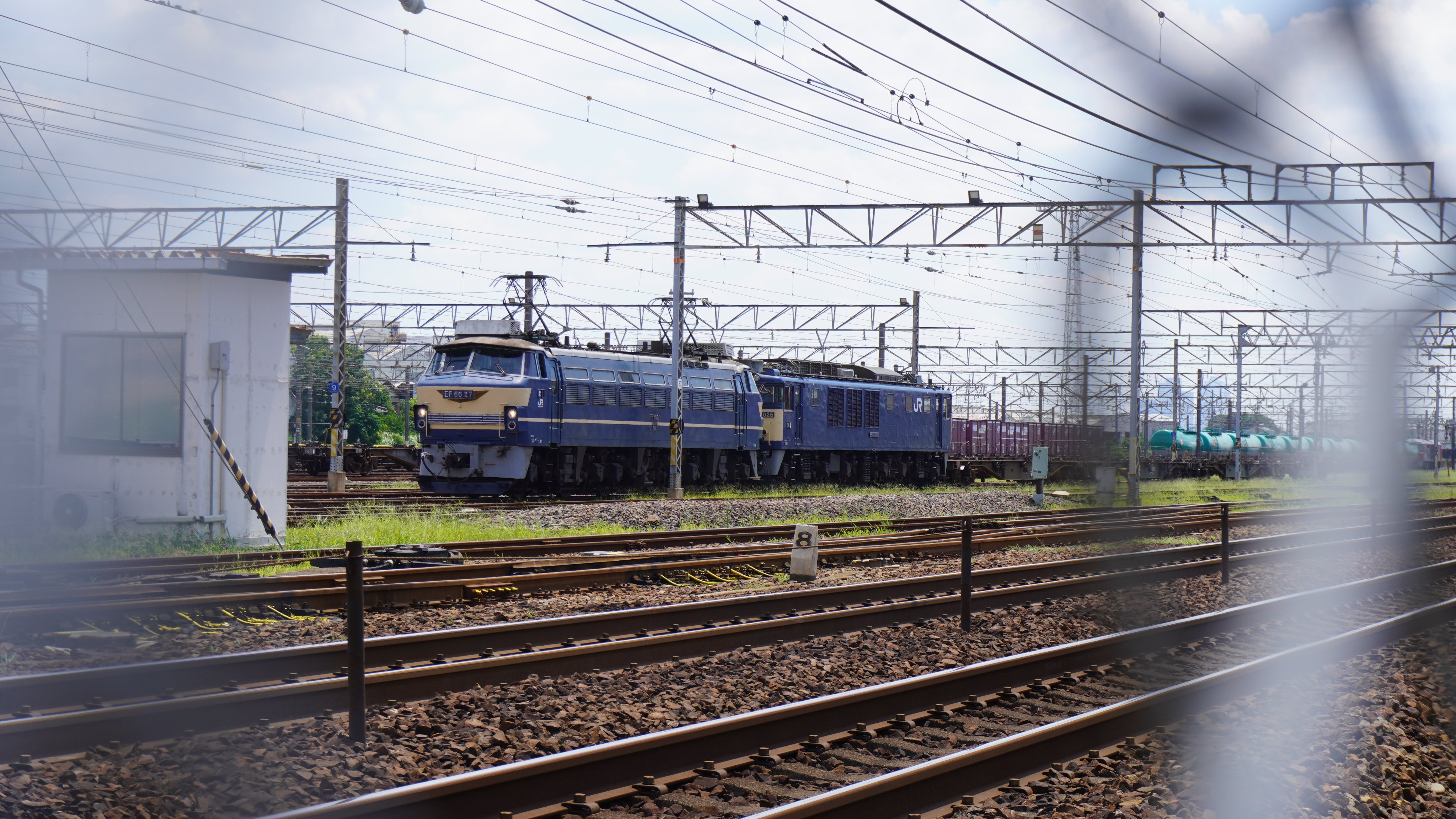 ギモッティ on Twitter: "JR西日本 南草津駅。 8864レ。 EF210-115+EF66-27+チキ。 https://t.co/VpiNR2rpGS" / Twitter