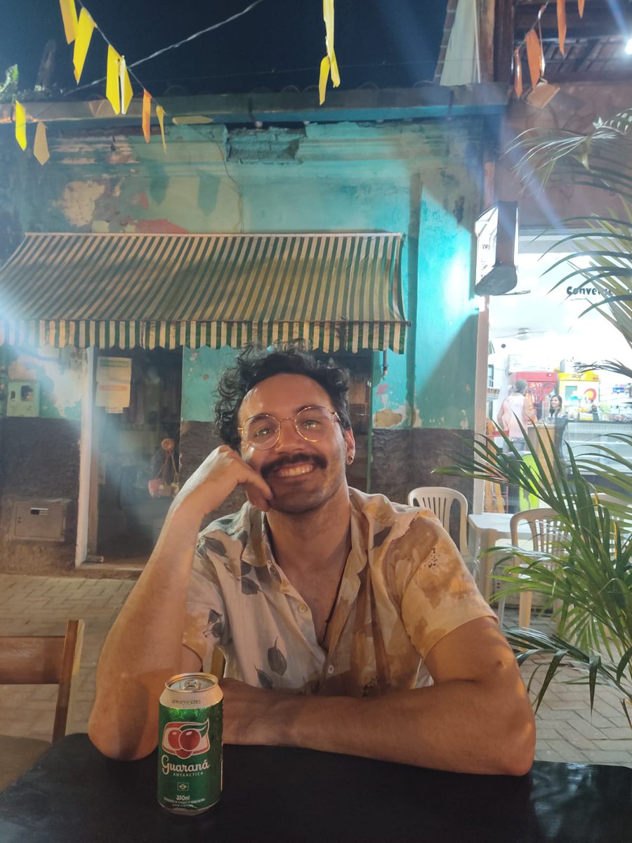 「The artist // The art https://t.co/21nvj」|Rayner Alencarのイラスト